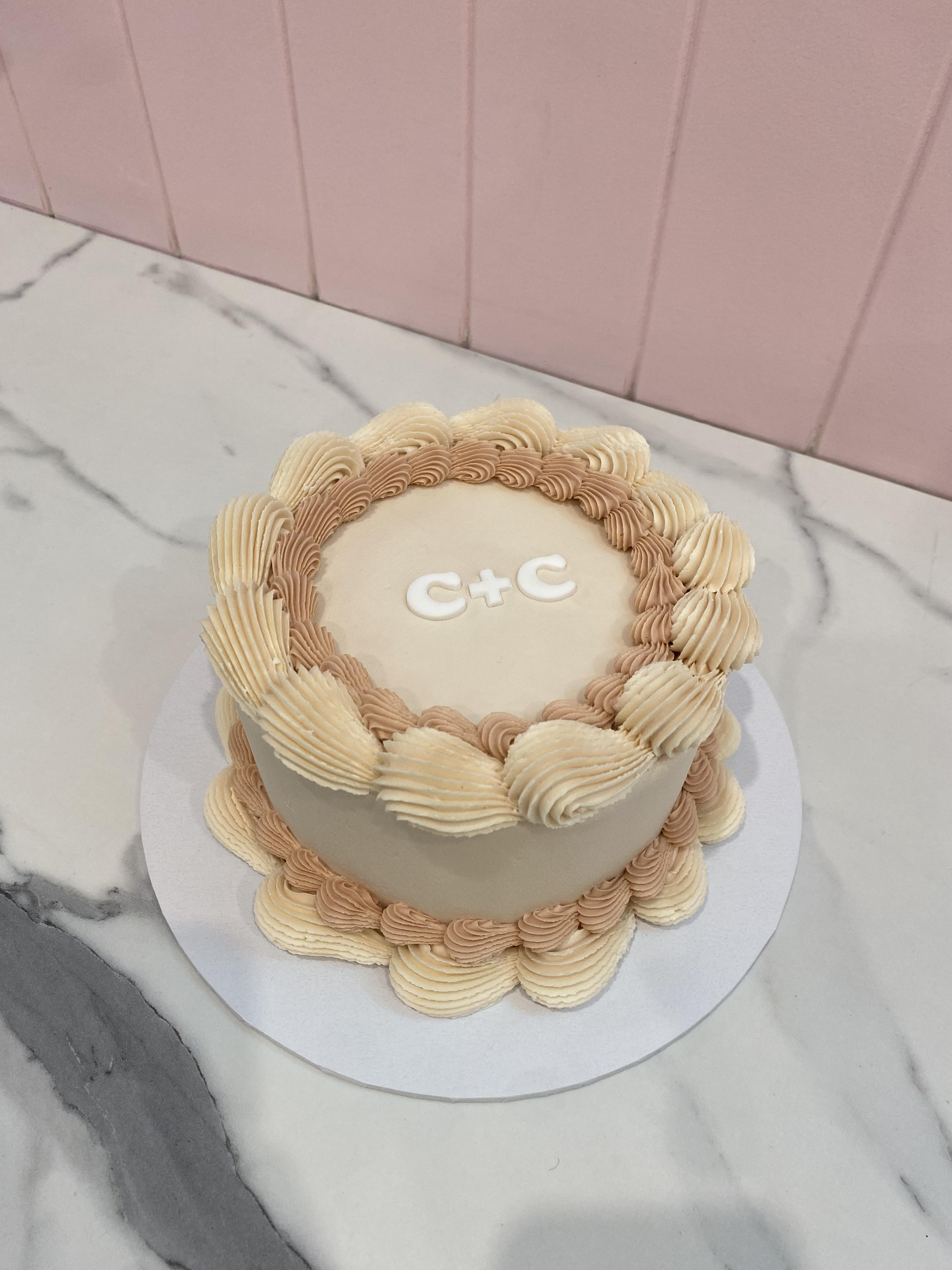 Vintage Round Cake – Sweet Treats by Rhi